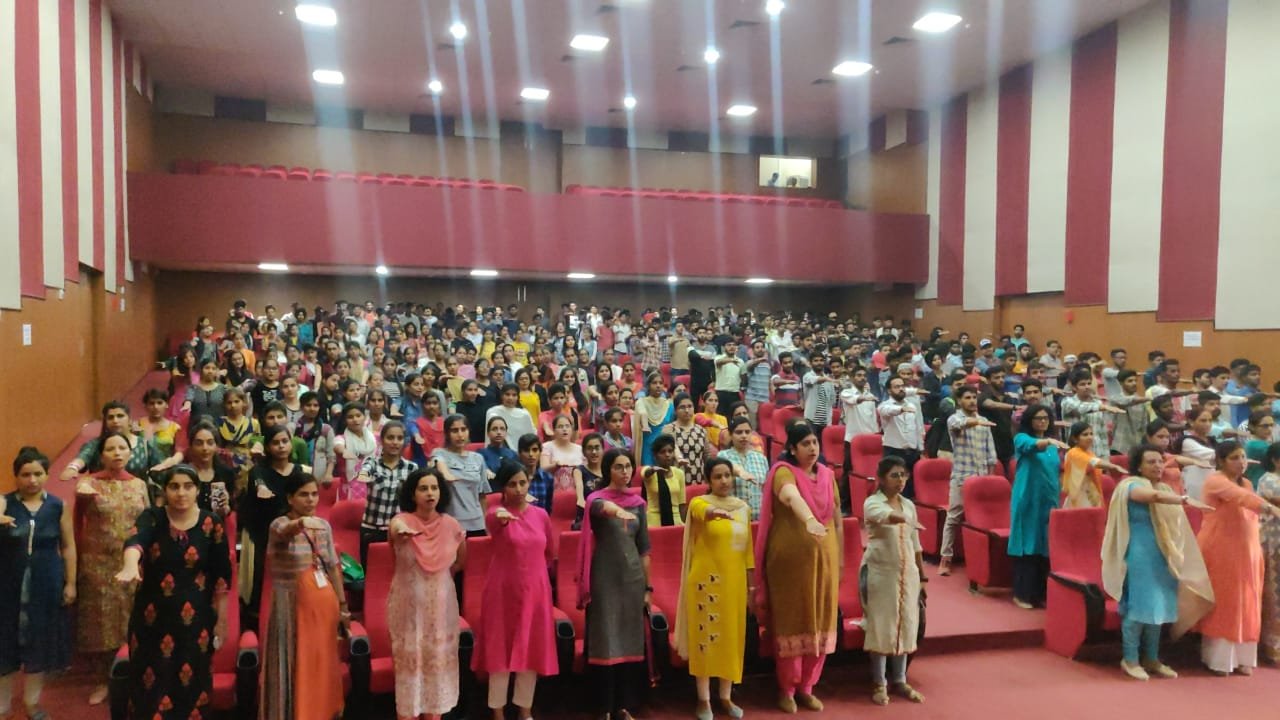 Oath Taking Ceremony and Signature Campaign by Staff and Students on 16 ...